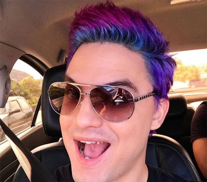 Youtuber Felipe Neto explica como cuida do cabelo colorido