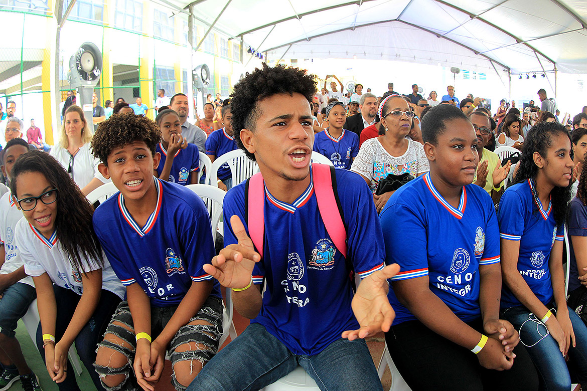Rede estadual Unidade de ensino recebe título Escola do Século XXI
