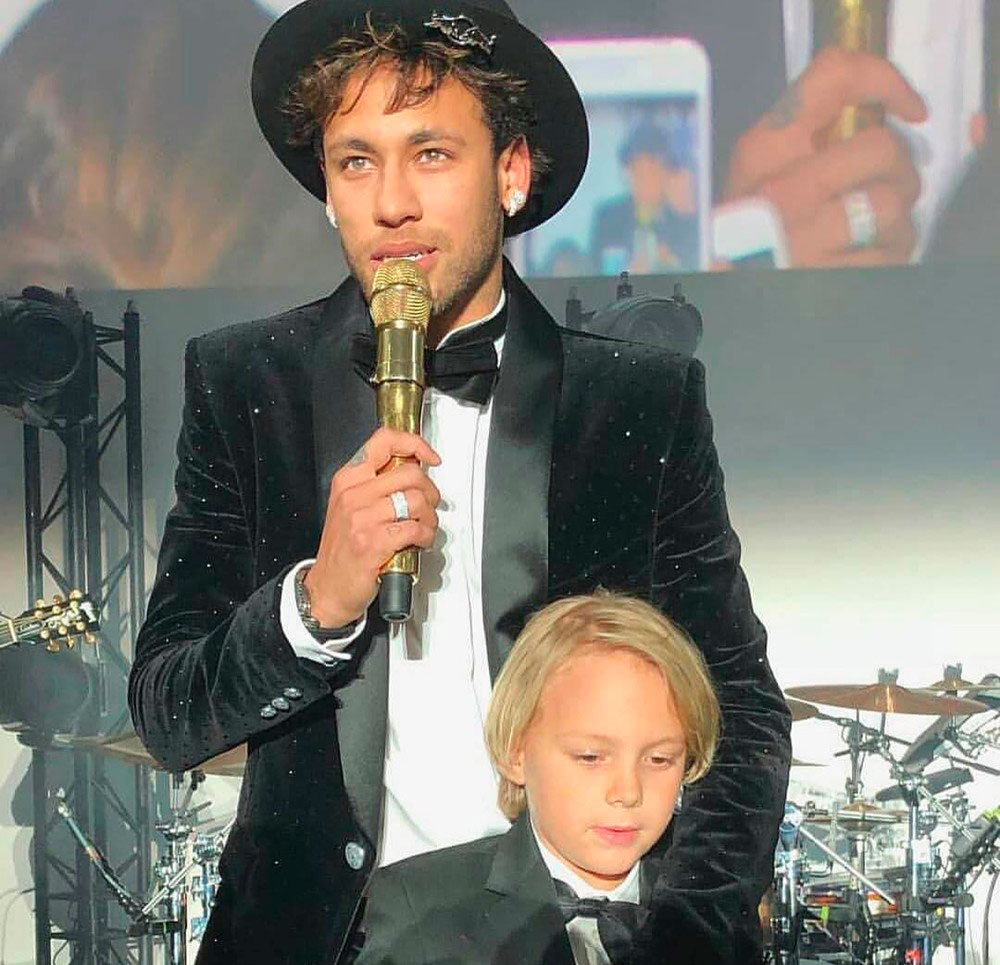 Neymar comemora aniversário de 26 anos com festa de gala em Paris