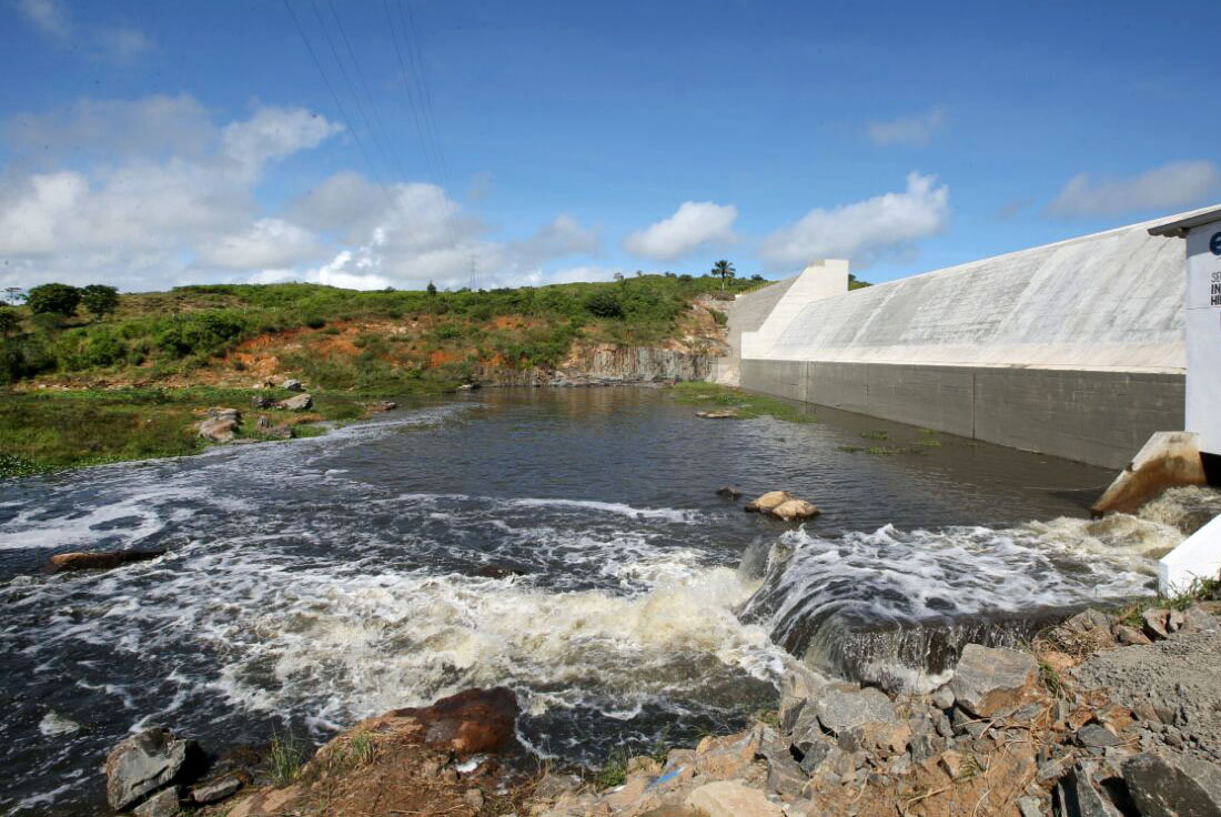 Barragem do Rio Colônia é inaugurada