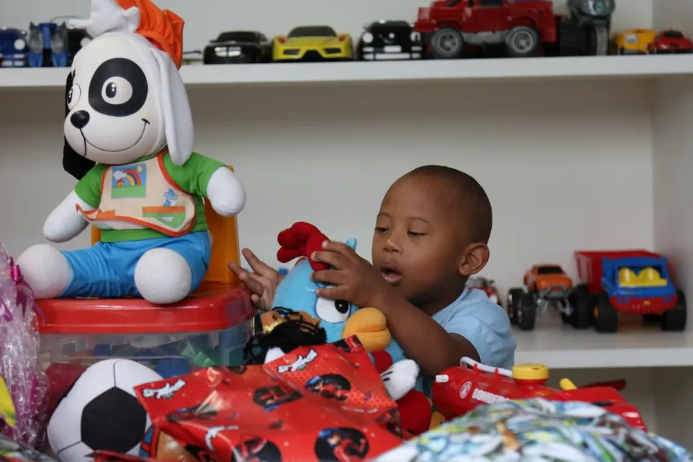 Campanha incentiva doação de brinquedos para crianças da Apae