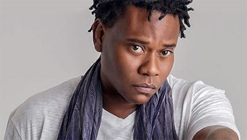 MC Sapão é enterrado em velório aberto a fãs e amigos