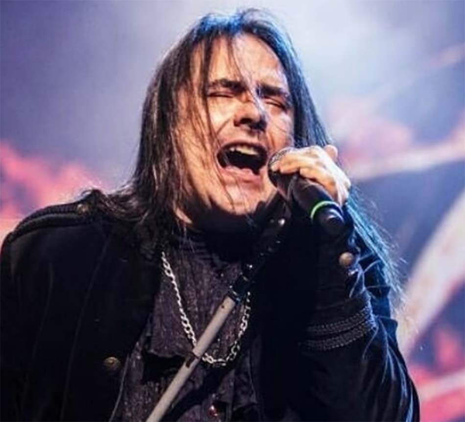 André Matos, das bandas Angra e Shaman, morre aos 47 anos
