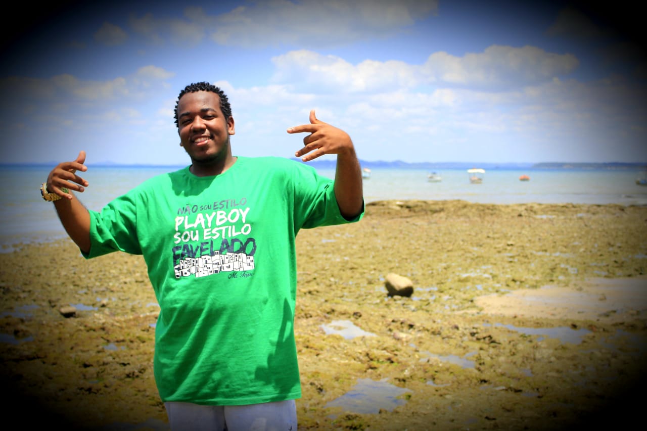 MC Feijão leva cultura do hip-hop para Arembepe neste sábado