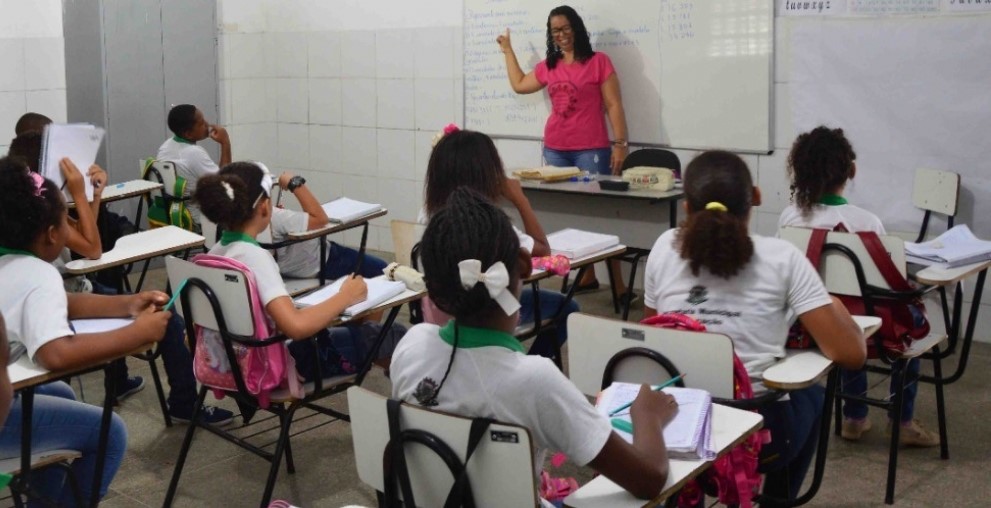 Prefeitura De Feira Convoca 39 Professores Aprovados Em Concurso De
