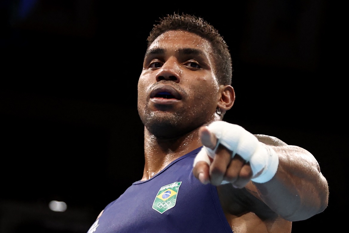 Abner Teixeira garante a primeira medalha do boxe brasileiro em Tóquio-2020