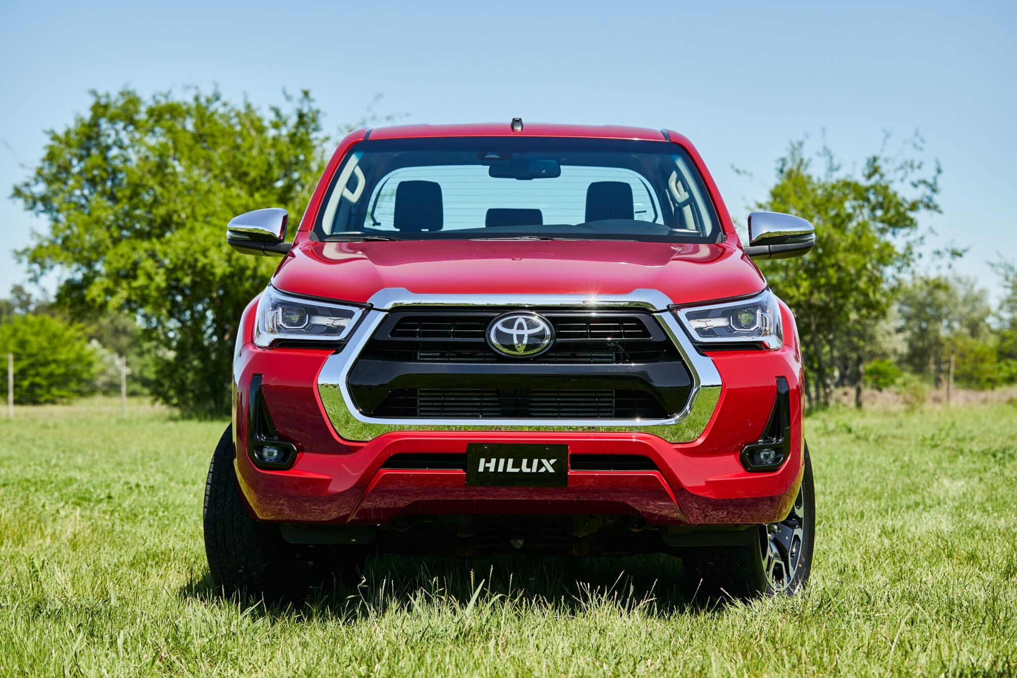 Toyota Hilux e SW4 2023 chegam às revendas