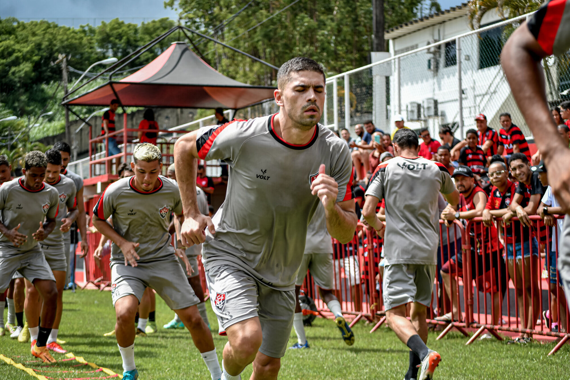 Apresentado, Gegê elogia treinador e quer ser campeão no Vitória | A TARDE