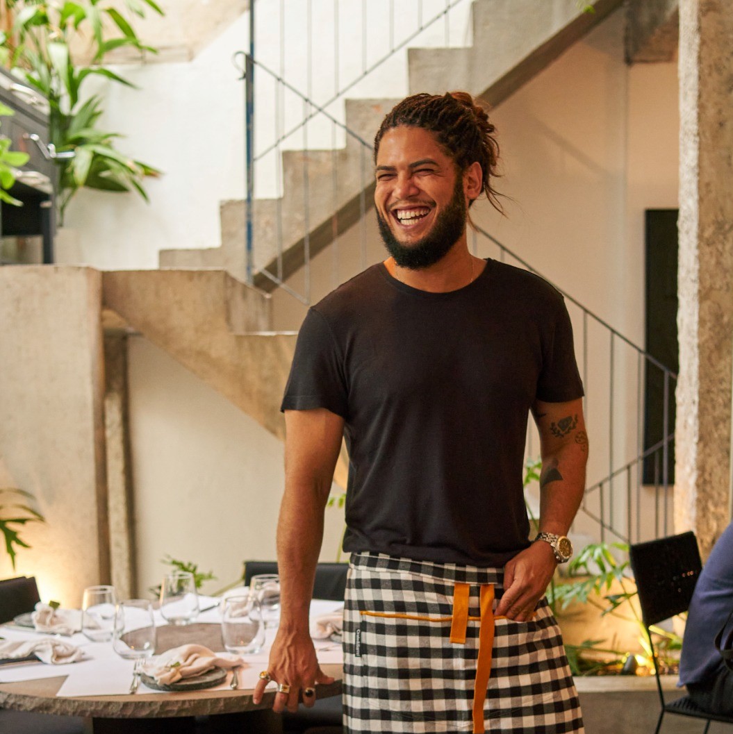 Rodrigo Freire faz releituras da culinária baiana em São Paulo