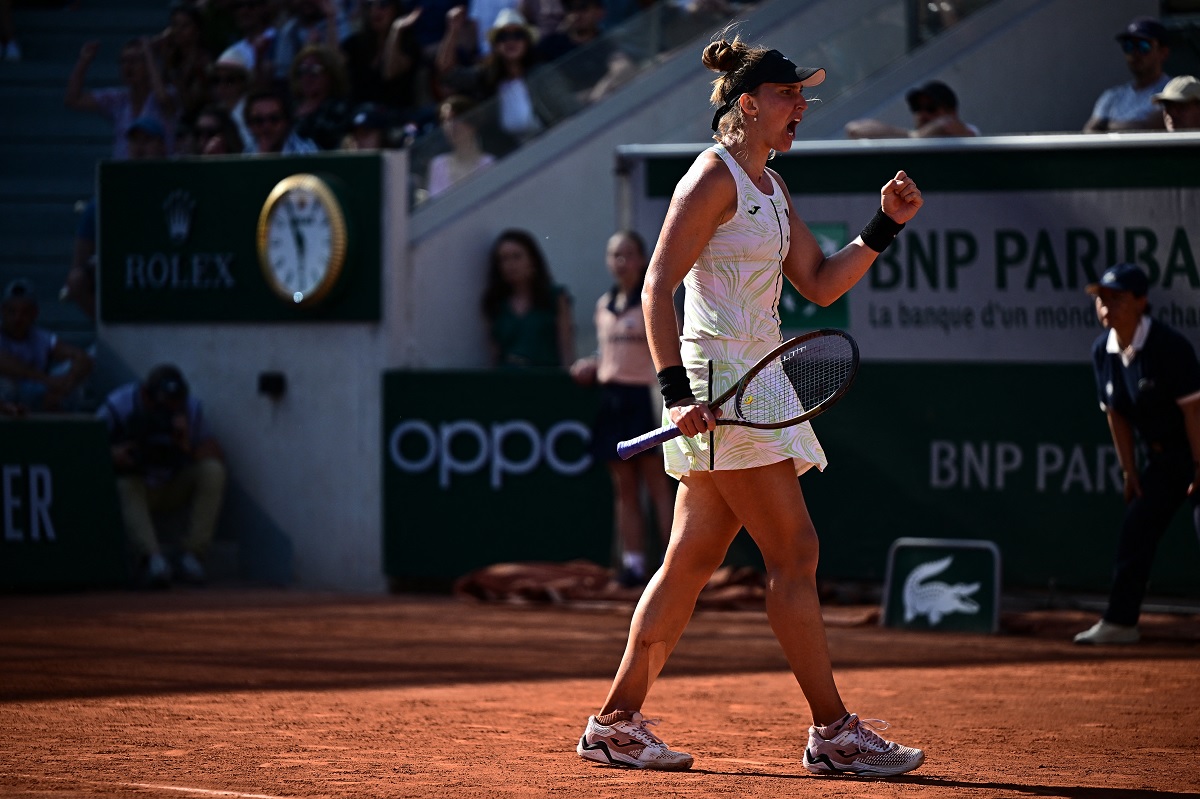 Bia Haddad vence russa e avança às oitavas em Roland Garros Bia Haddad vence russa e avança às oitavas em Roland Garros