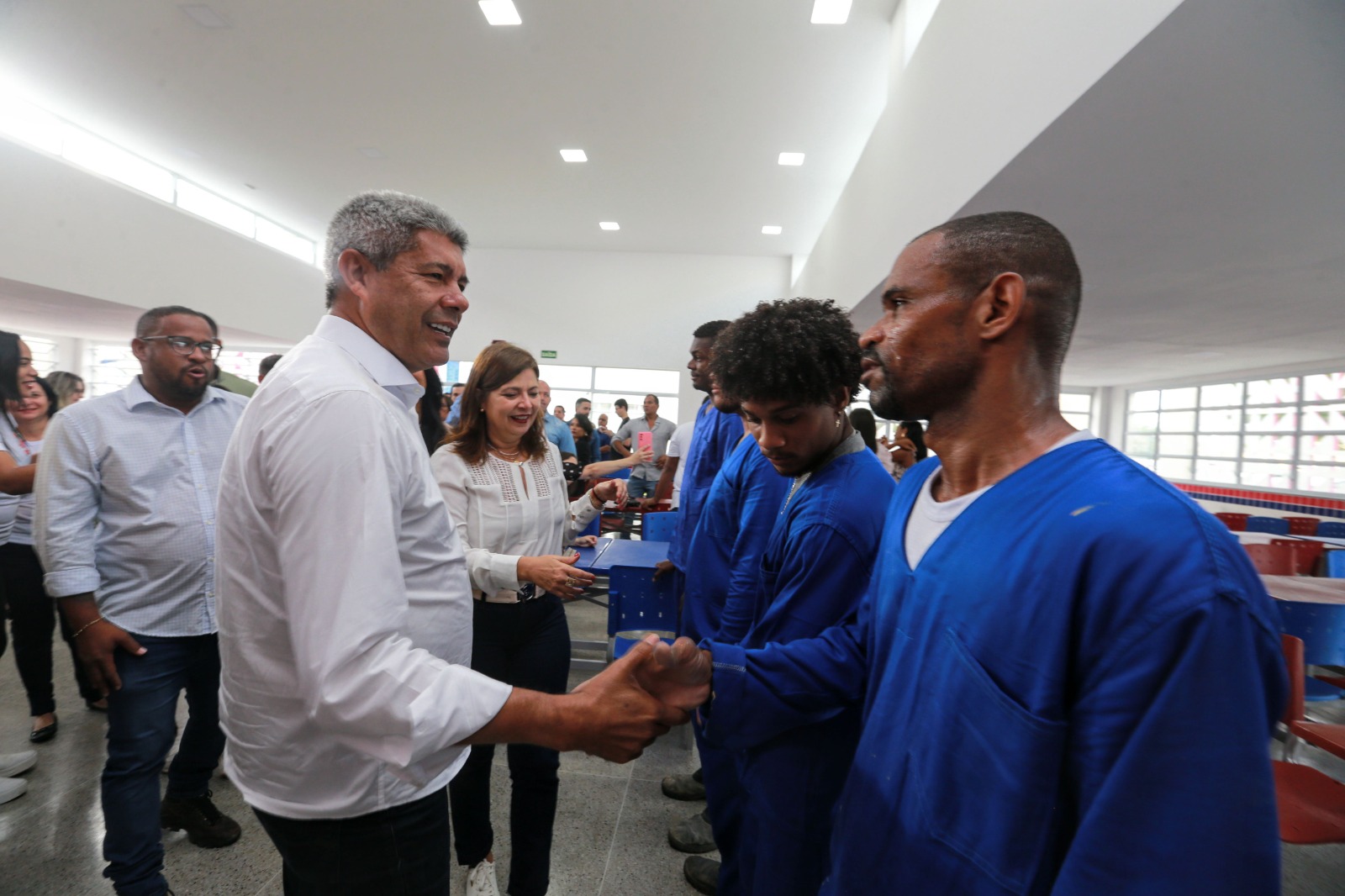 Cipó completa 92 anos e recebe escola de tempo integral
