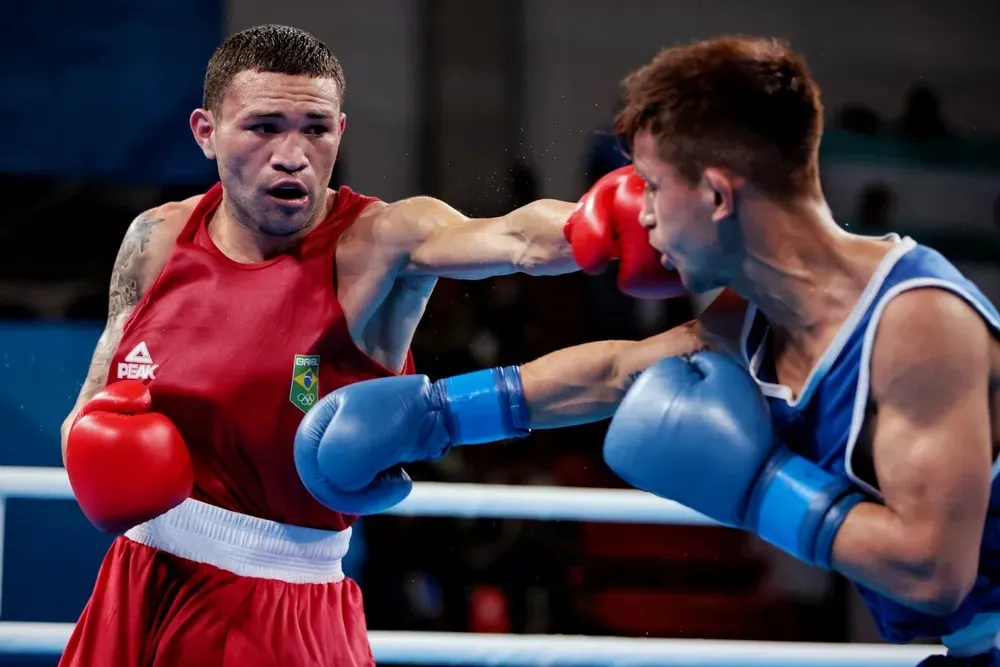 Poupados, Michael Douglas e Abner Teixeira ficam com prata no boxe