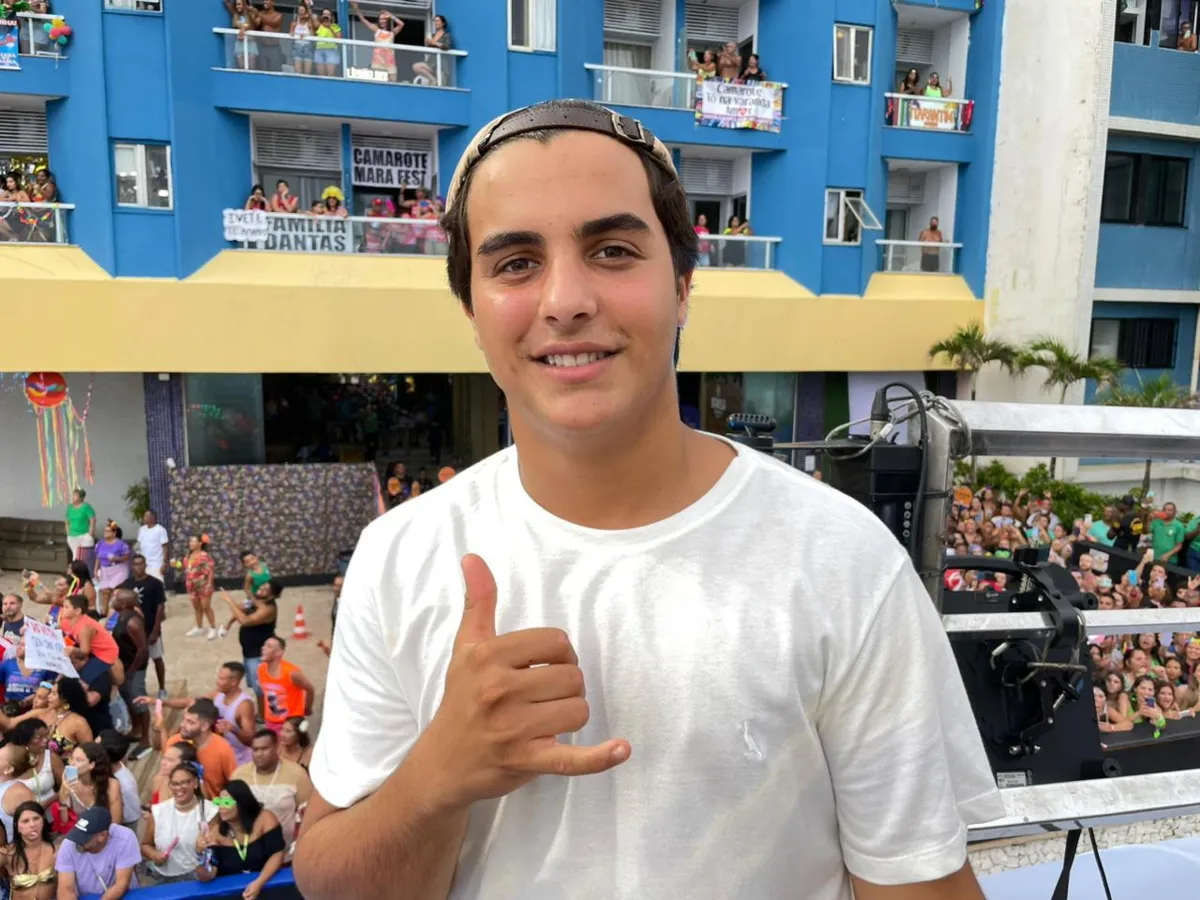 “Hoje vou curtir”, diz Marcelo Sangalo em cima do trio da mãe | A TARDE