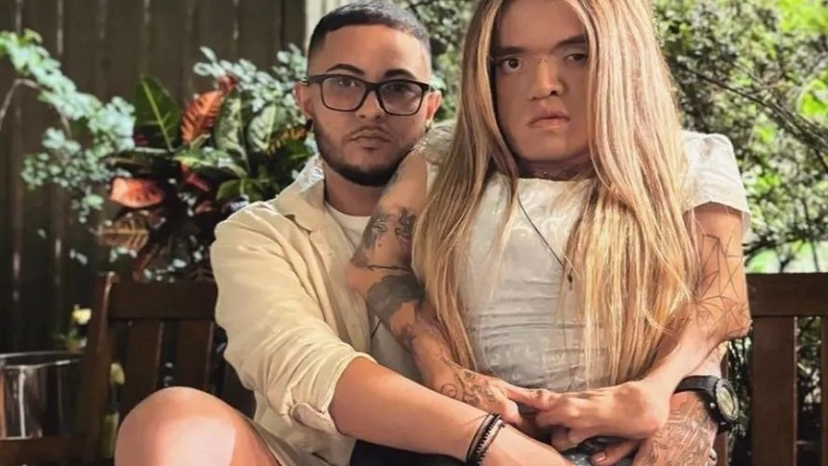 Leandrinha Du Art rebate críticas por bancar namorado trans: melhorem