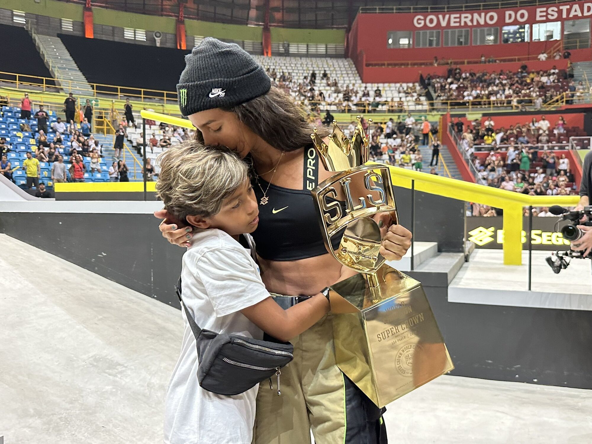 Rayssa Leal conquista SLS Super Crown com nota inédita na carreira