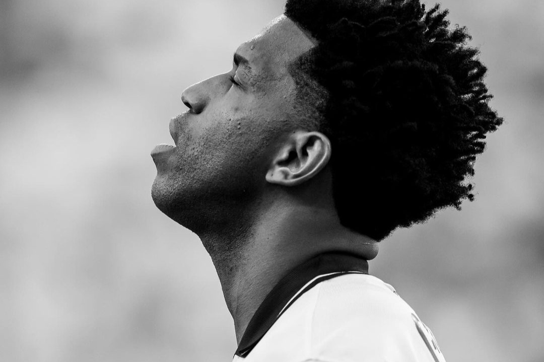 Santos firma pré-acordo com Gil, ex-Corinthians, para 2024