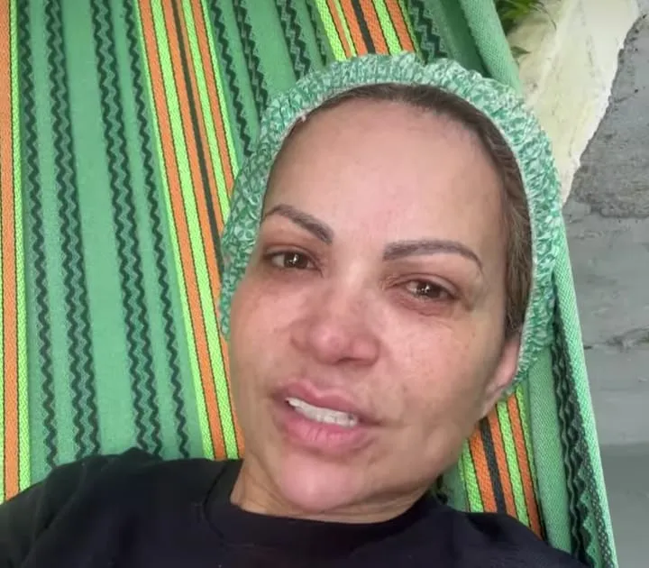 Solange Almeida recebe alta médica e se recupera em casa após cirurgia