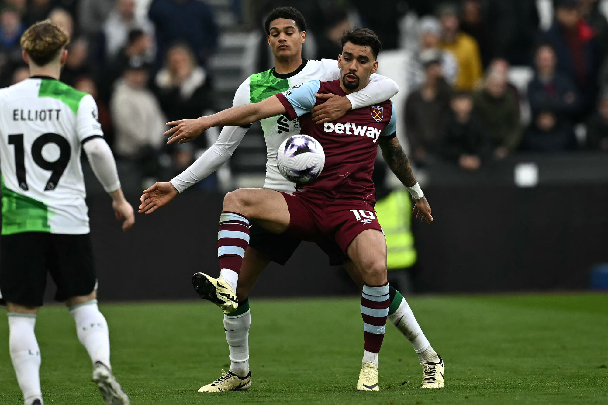 Liverpool tropeça no West Ham e vê título inglês se afastar ainda mais