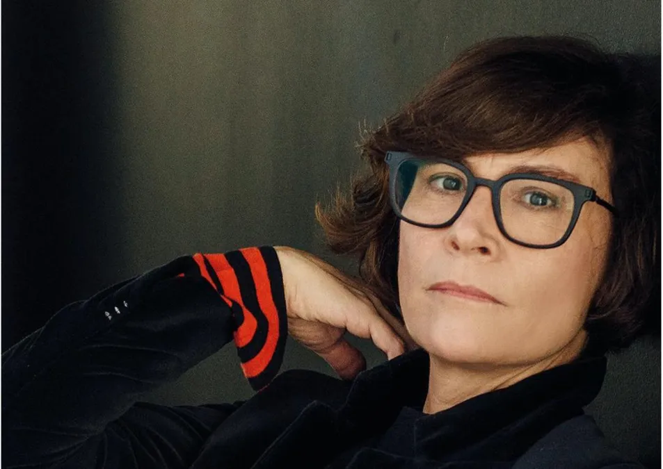 Autora Sara Bertrand lança livro sobre maternidade visceral na Bahia