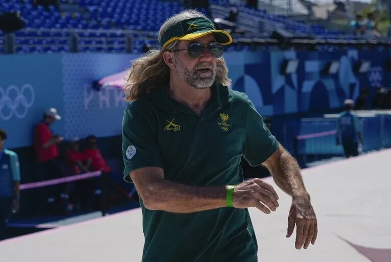 Dallas Oberholzer, o "Tiozão do skate", manda recado para brasileiros