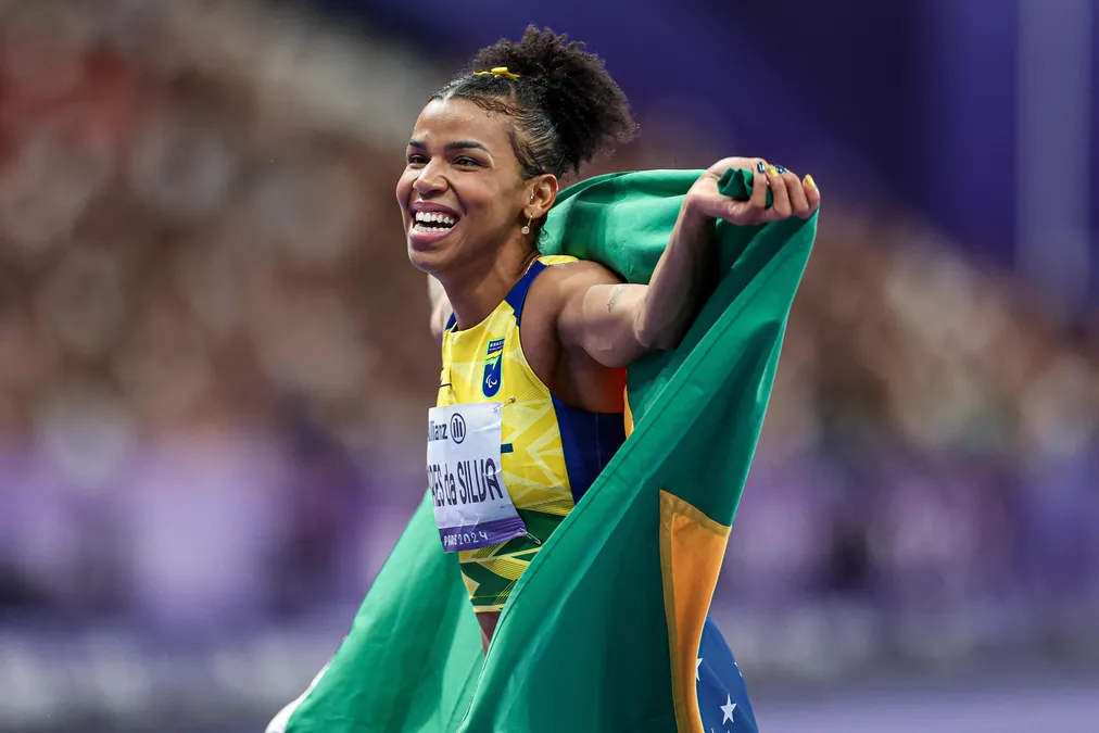 Rayane Soares conquista prata e recorde das Américas nos 100m T13
