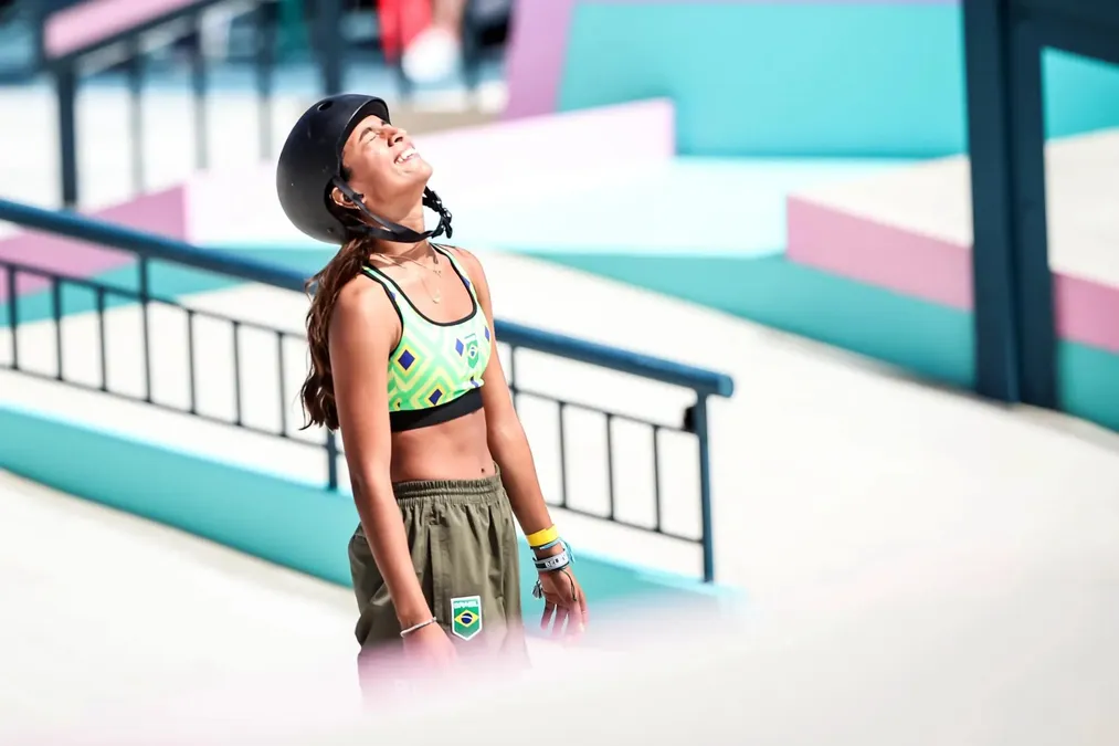 Rayssa Leal ultrapassa melhor nota e conquista medalha no skate street