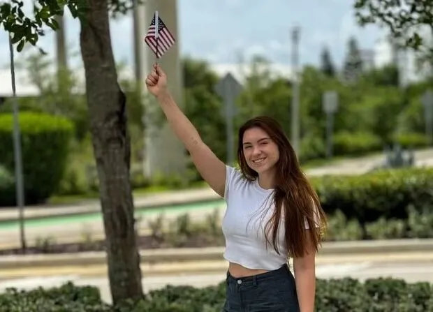 Sofia Liberato, filha de Gugu, se torna cidadã americana