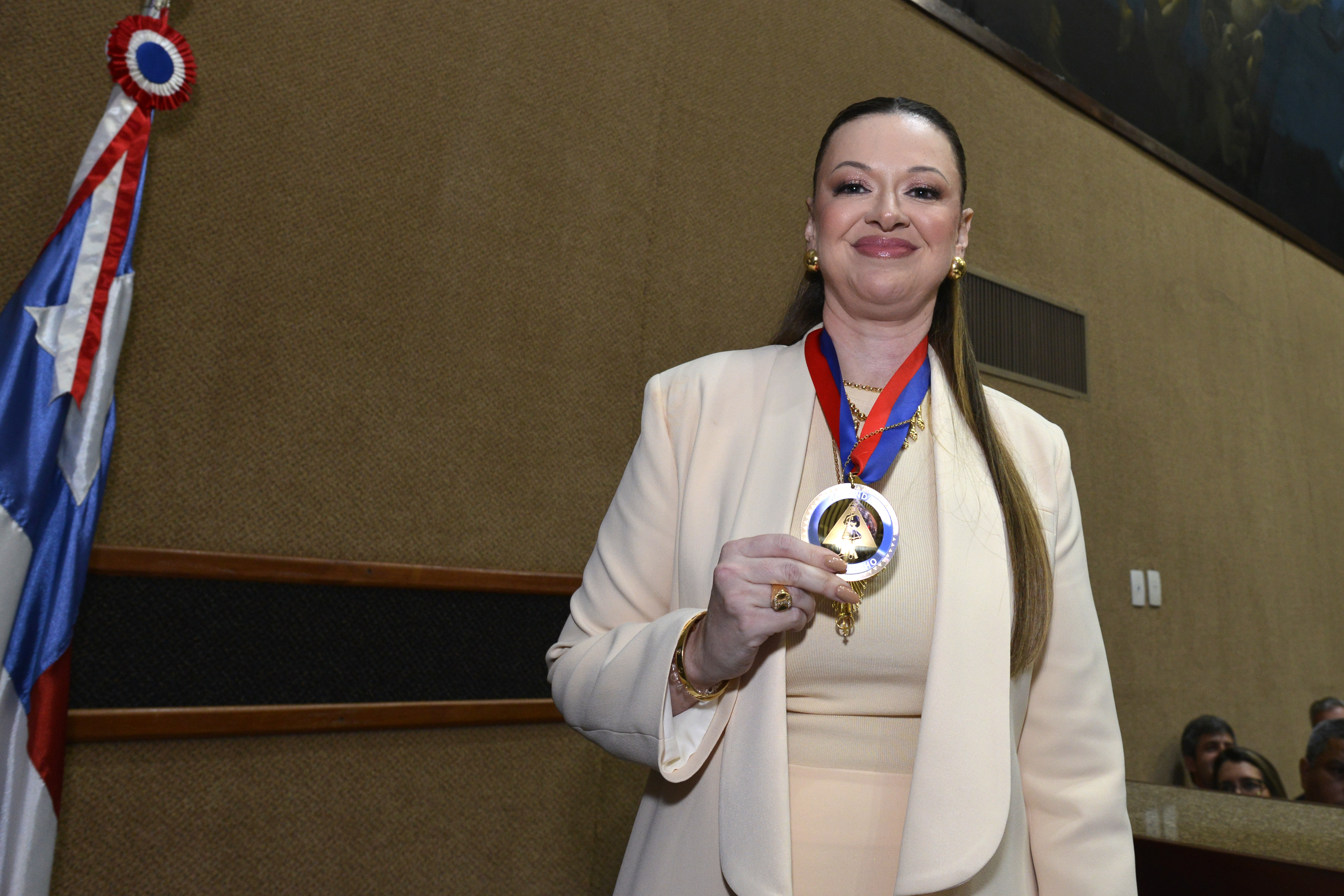 Comenda 2 de Julho para Isabela Suarez é orgulho para ACB