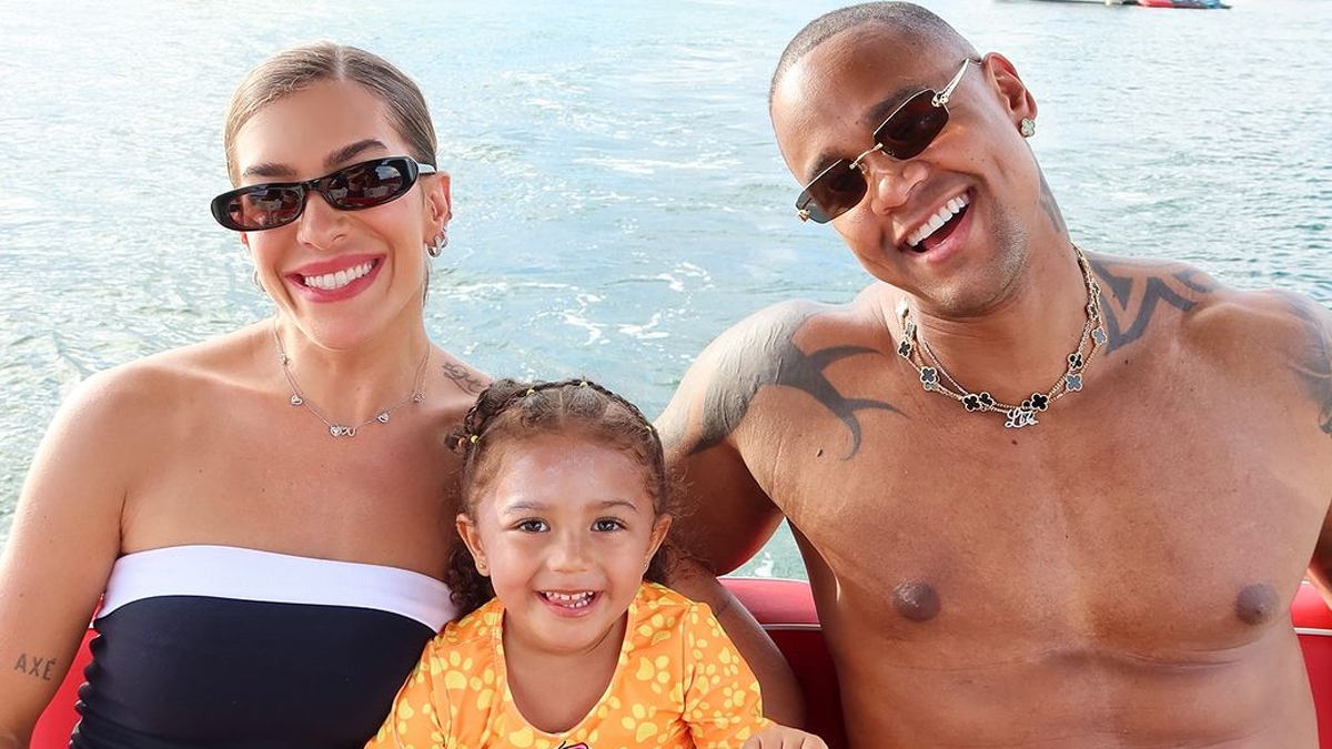 Furacão Milton: Leo Santana e Lore Improta antecipam retorno ao Brasil