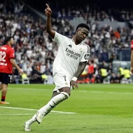 Real Madrid goleia com hat-trick de Vini Jr., mas sofre com lesões