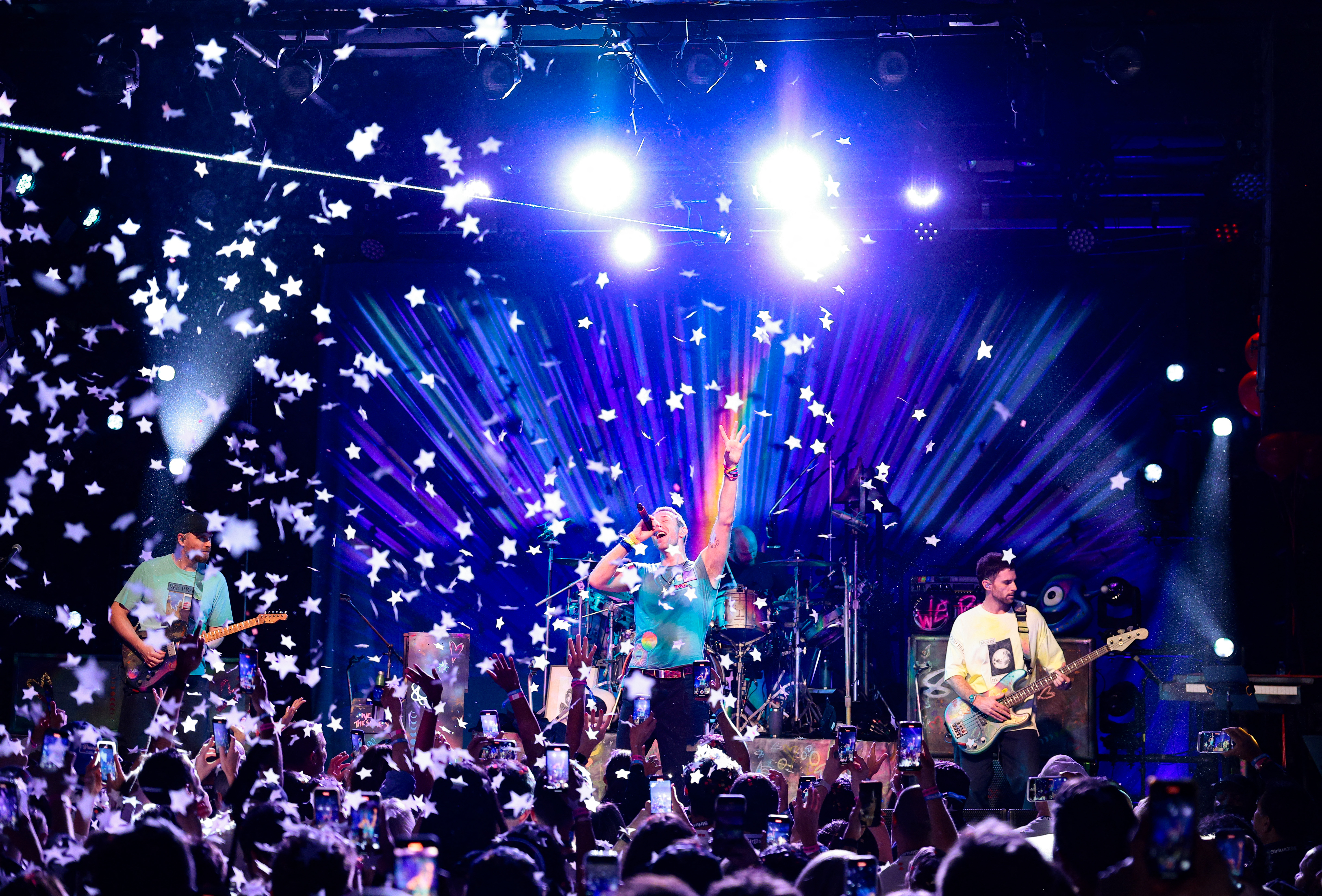 Coldplay faz show como trio pela primeira vez na história da banda