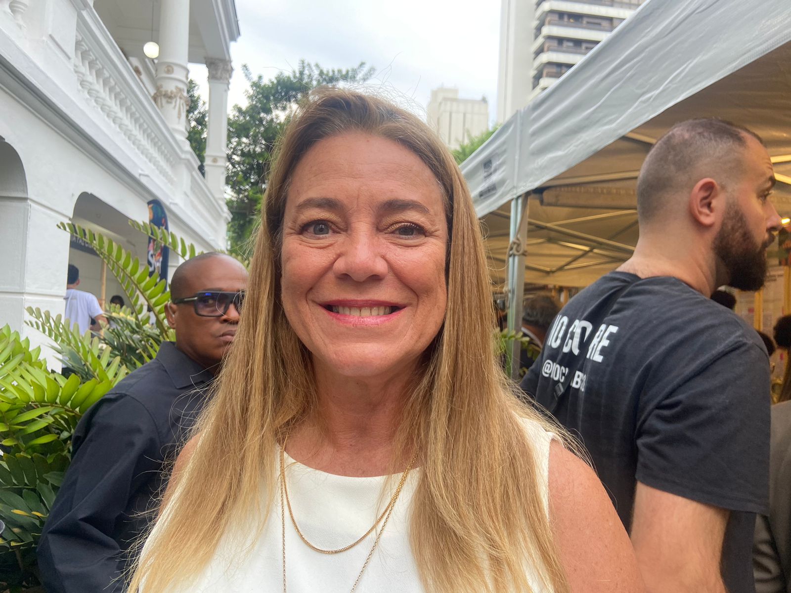Fabíola indica apoio à reeleição de Adolfo: "Meu voto será dele"