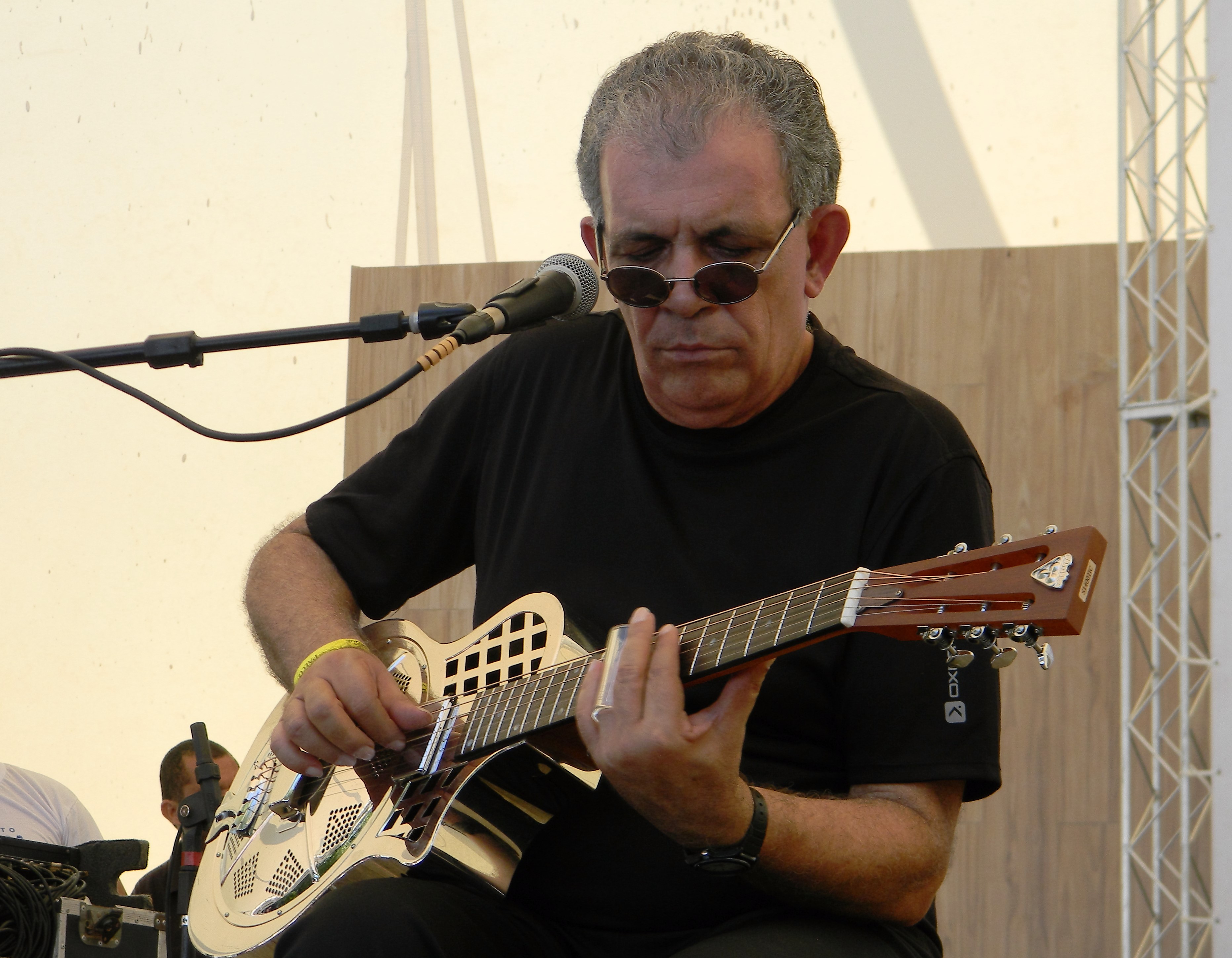 Saudoso guitar hero baiano, Álvaro Assmar ganha alentada biografia