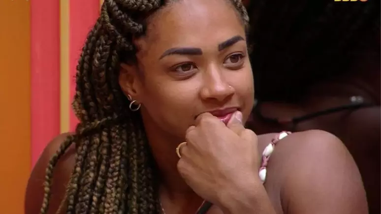 Comentário sobre Aline no BBB gera revolta: "O que uma b* não faz?"