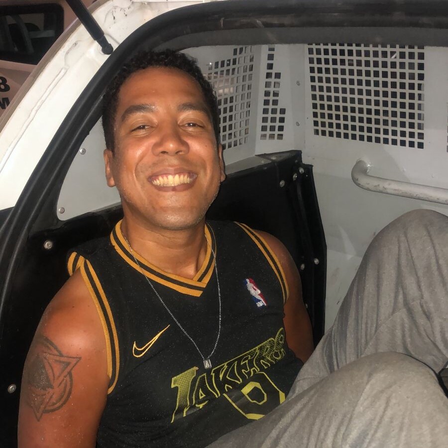 Demitido e condenado: ex-PM é detido em Salvador e tira foto sorrindo Demitido e condenado: ex-PM é detido em Salvador e tira foto sorrindo