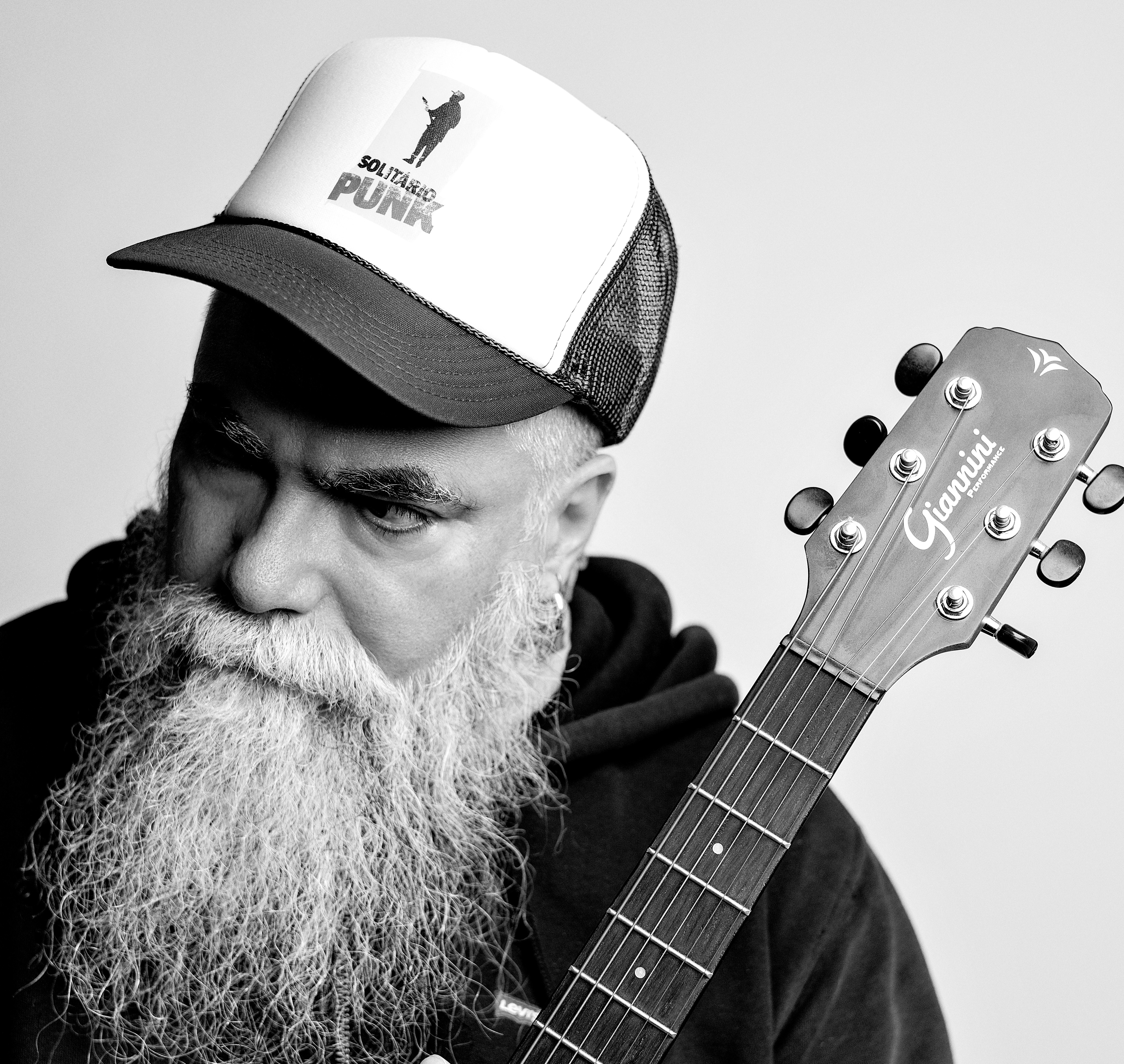 Márcio Mello inicia amanhã temporada de shows acústicos no Rio Vermelho