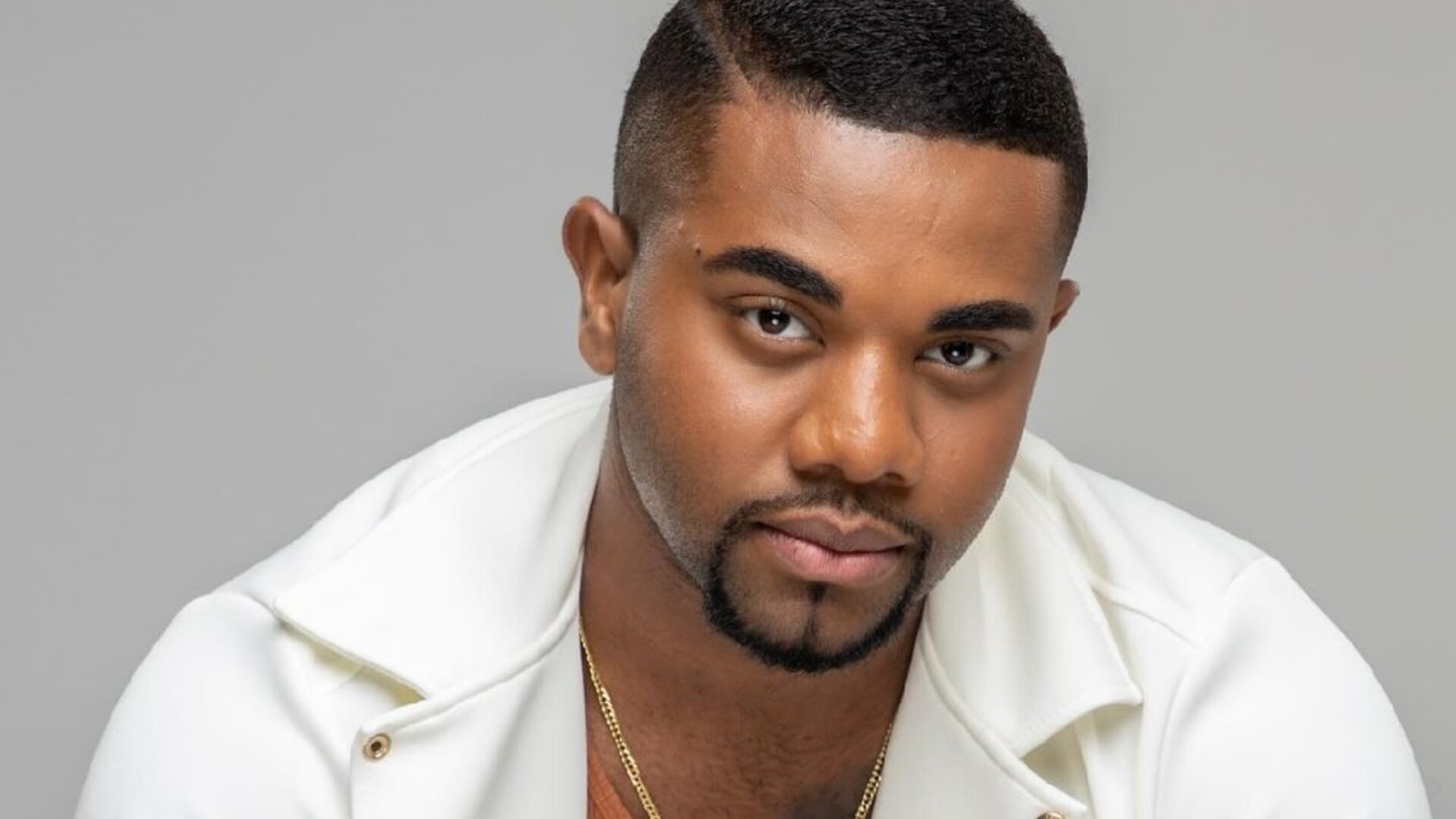 Davi Brito assume romance e se declara; conheça a eleita