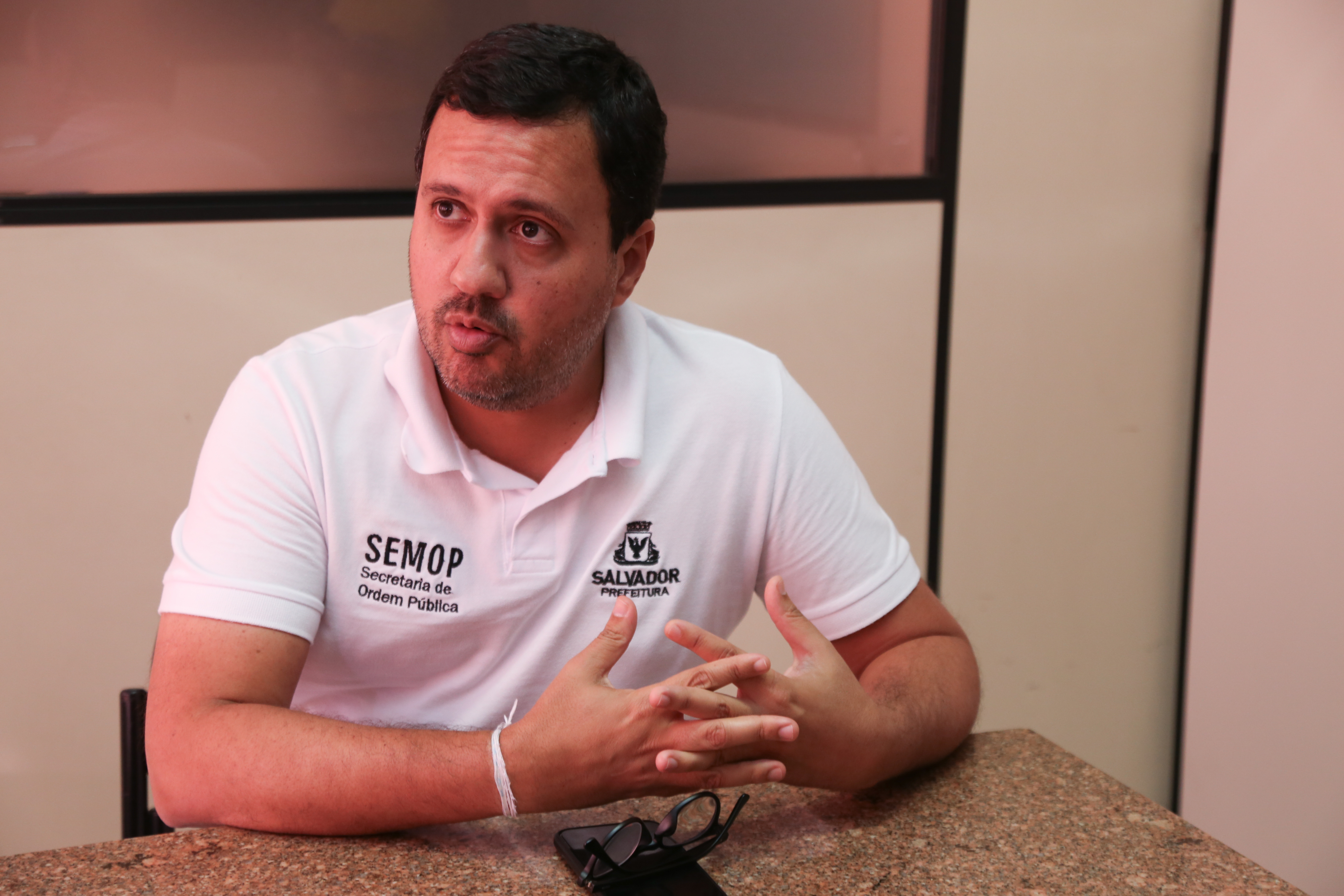 Alexandre Tinoco assume Semge e destaca foco em "cuidar das pessoas"