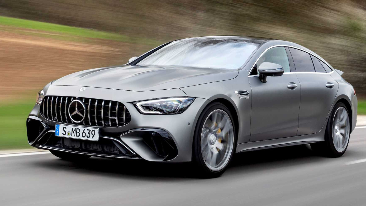 Carro mais rápido da Mercedes estreia no Brasil