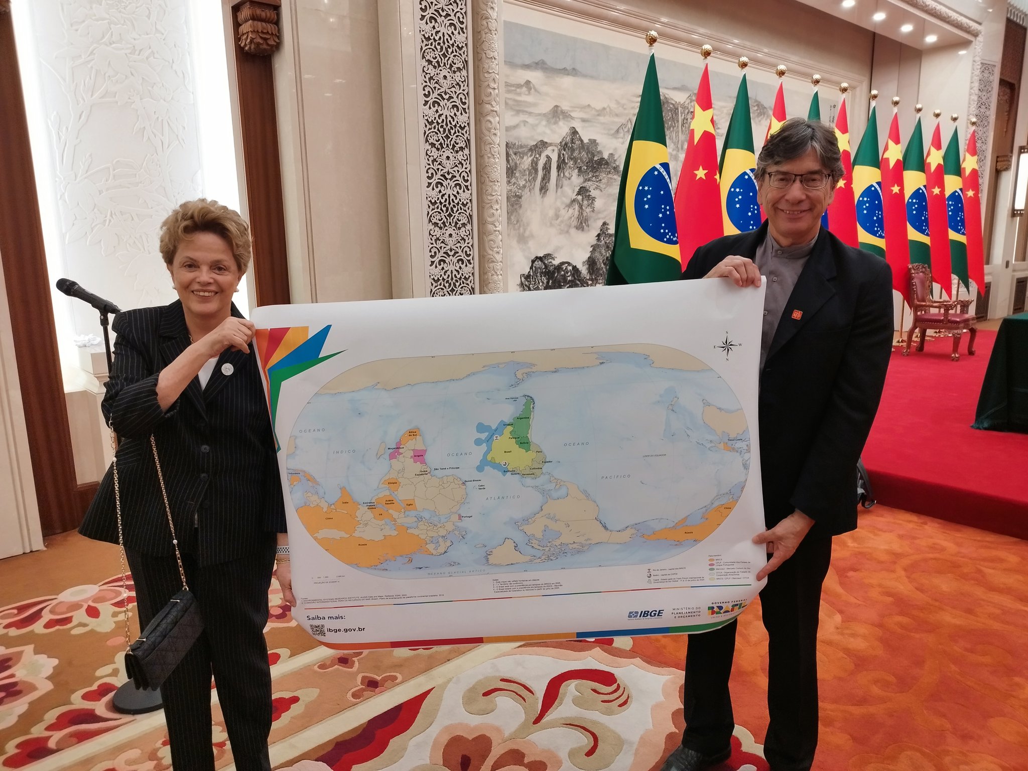Com Brasil no centro, Dilma exibe novo mapa-múndi polêmico na China