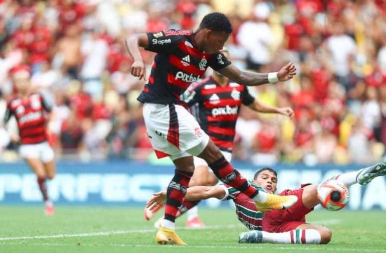Flamengo empata com Fluminense e fatura bi do Carioca