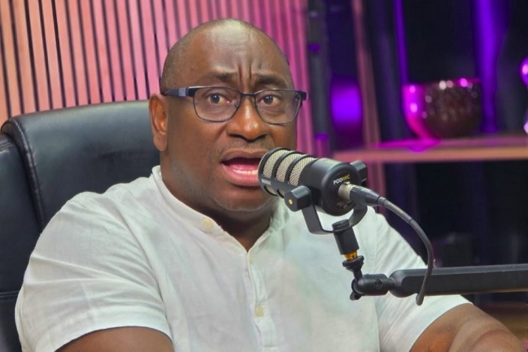 Influenciador João Neto tem mal estar ao ser transferido de presídio