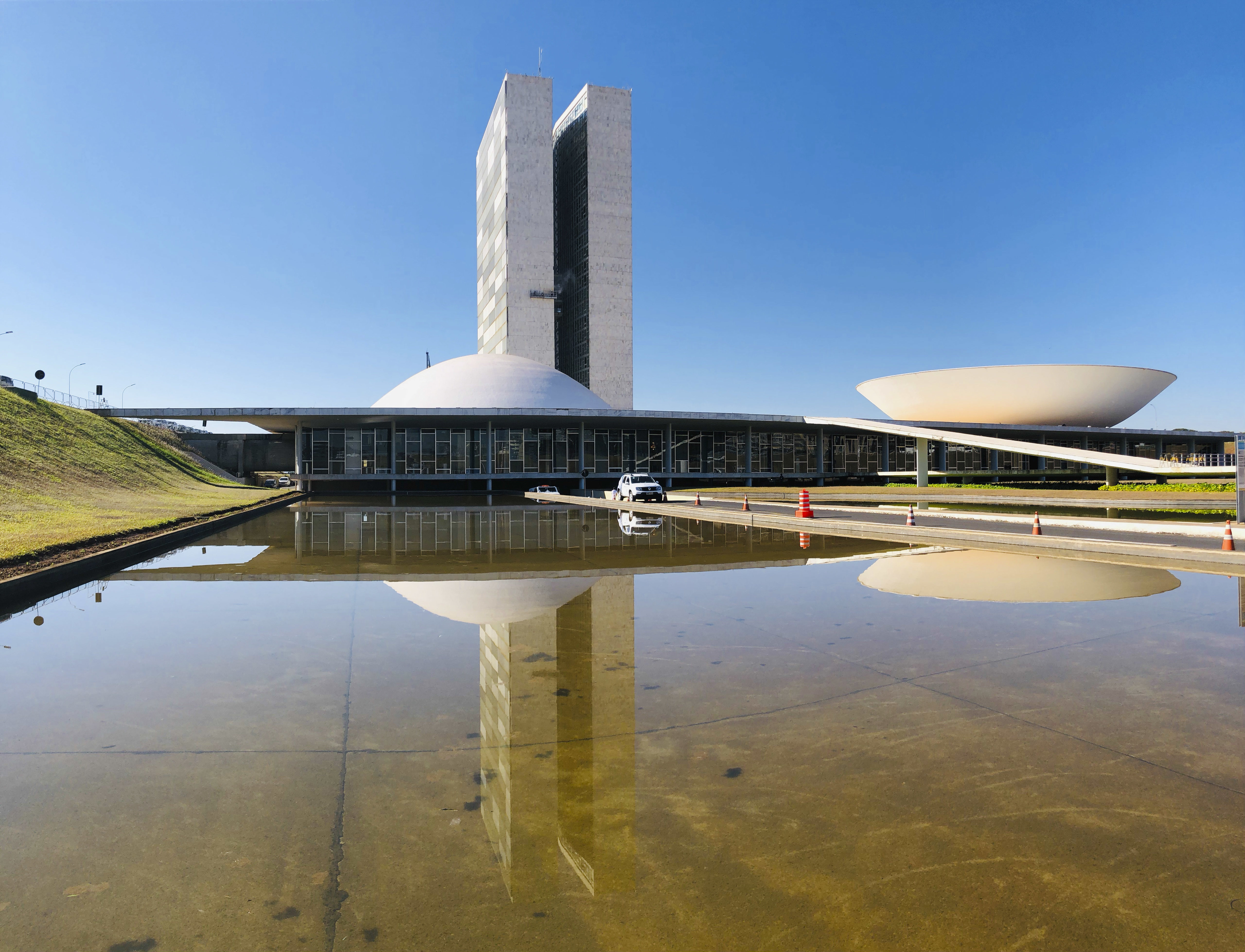 Atlasintel: maioria dos brasileiros não confia no Congresso