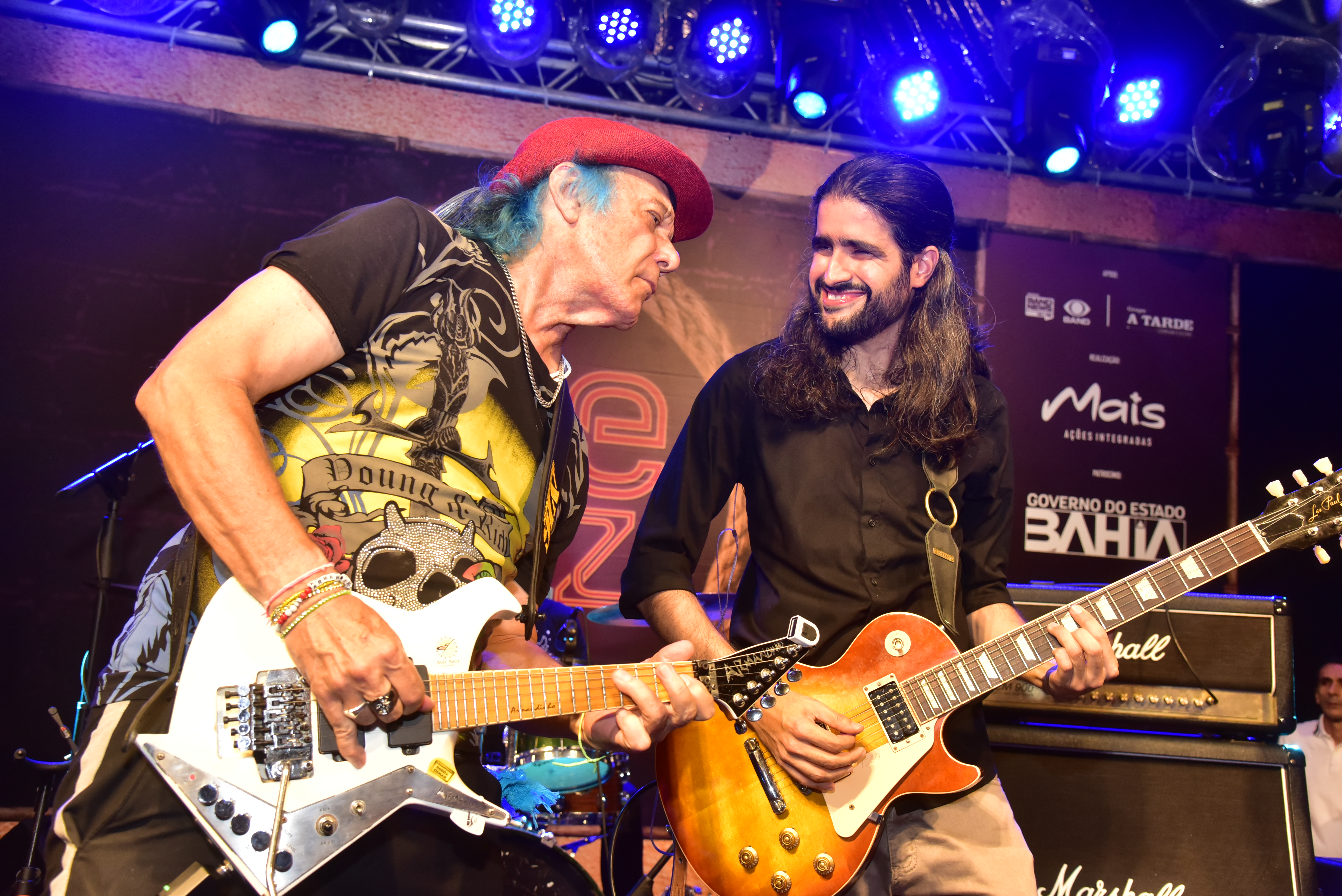 Armandinho e Eric Assmar lançam álbum e celebram a guitarra baiana