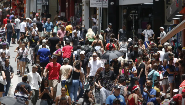 IBGE divulga população total do Brasil, veja o número e quanto mudou
