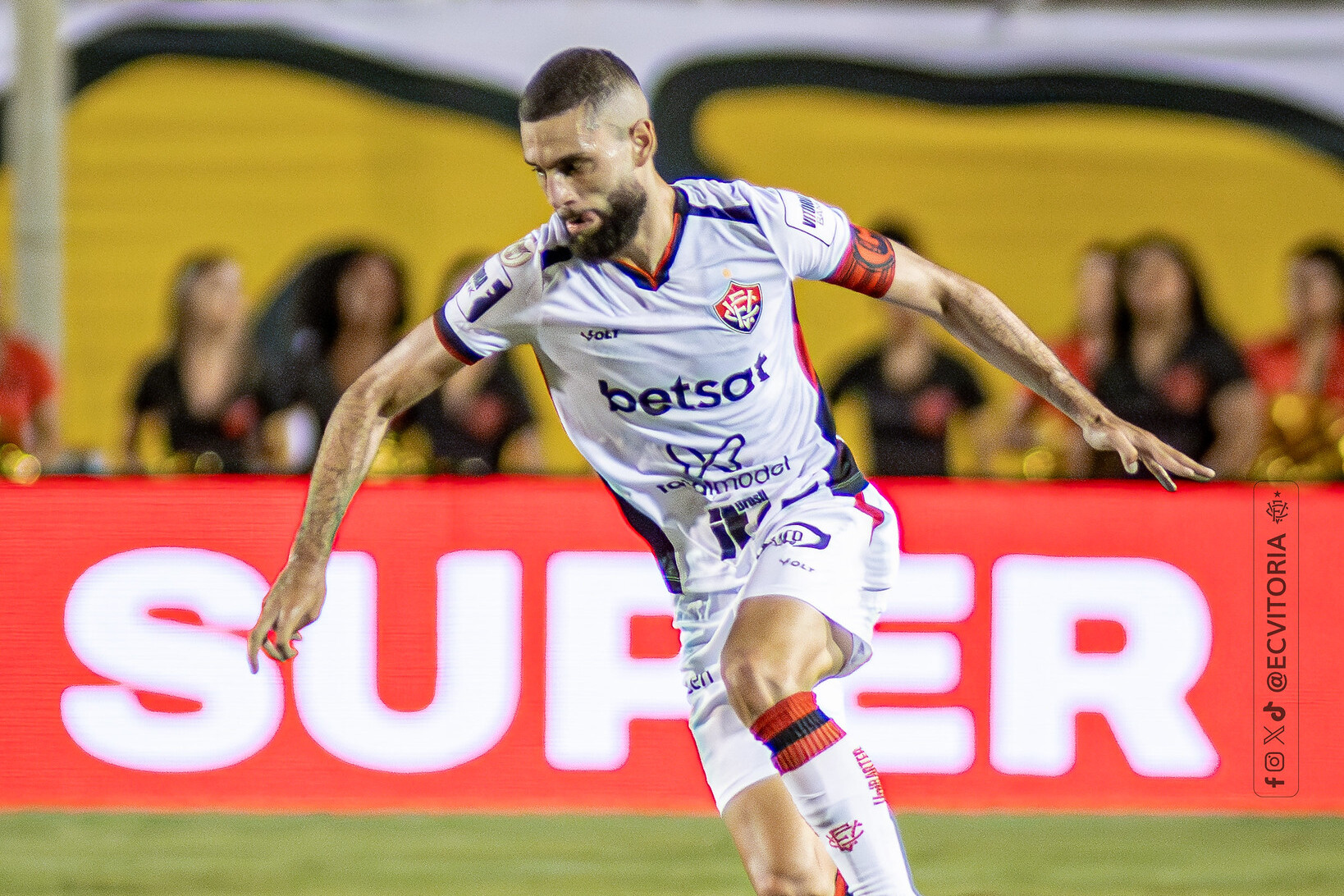 Após Wagner Leonardo, Fábio Mota revela "assédio" do Bahia por atletas