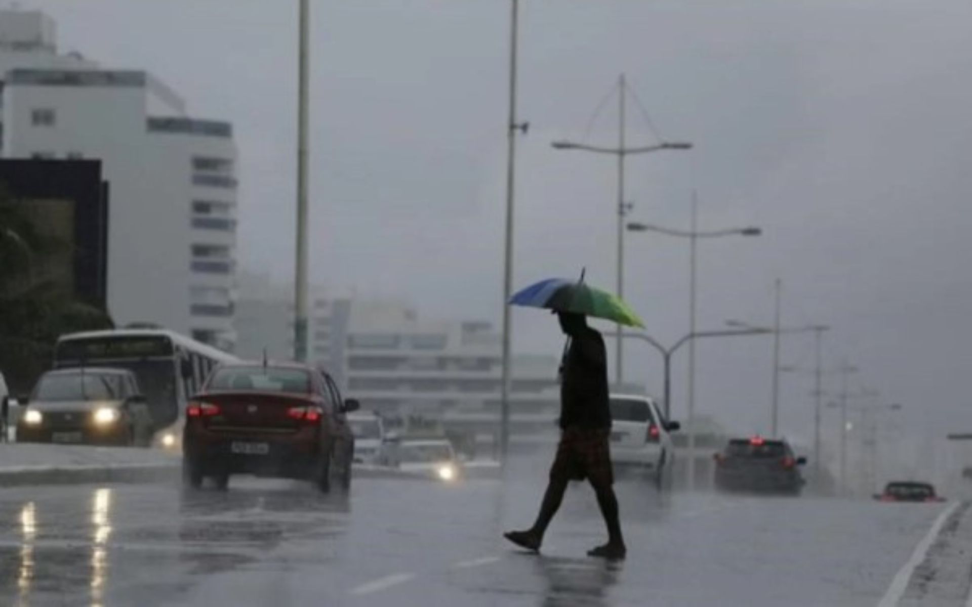 Ciclone provoca temporal na Bahia neste fim de semana