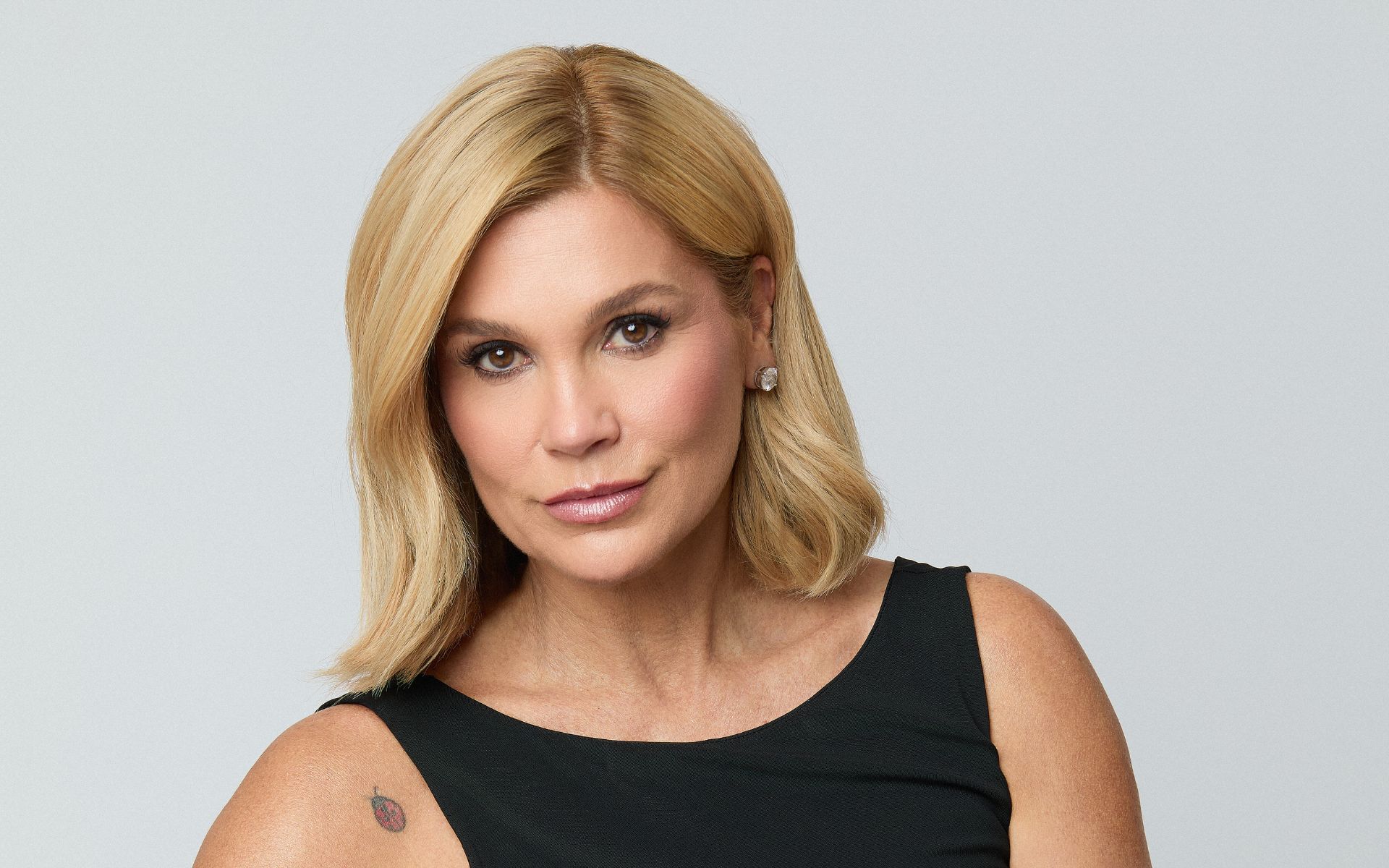 Flávia Alessandra quebra tabus e lança projeto para mulheres 50+