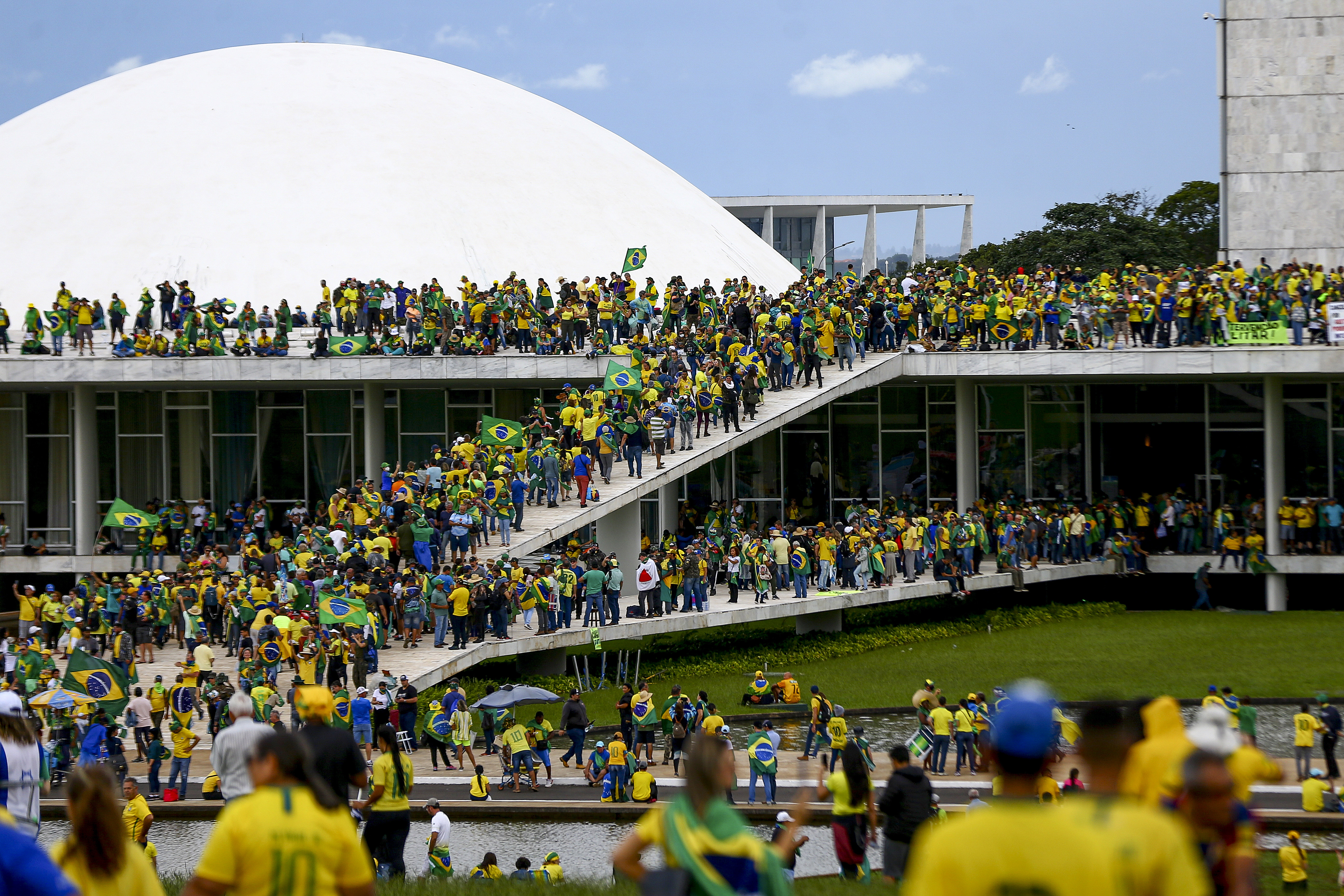 8 de janeiro: Aliados de Bolsonaro reagem e chamam data de “farsa”