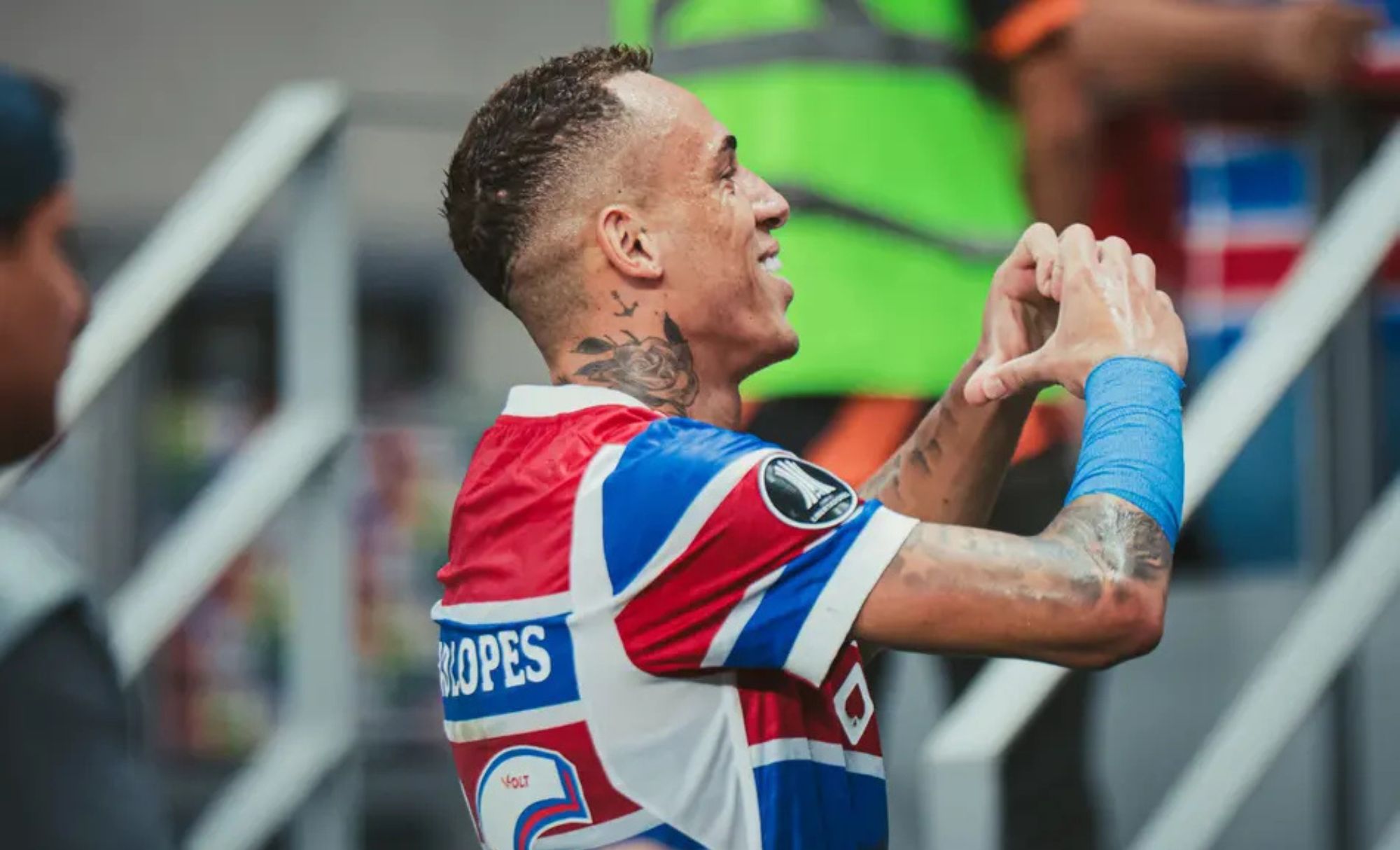 Fortaleza define preço milionário por Breno Lopes, na mira do Vitória